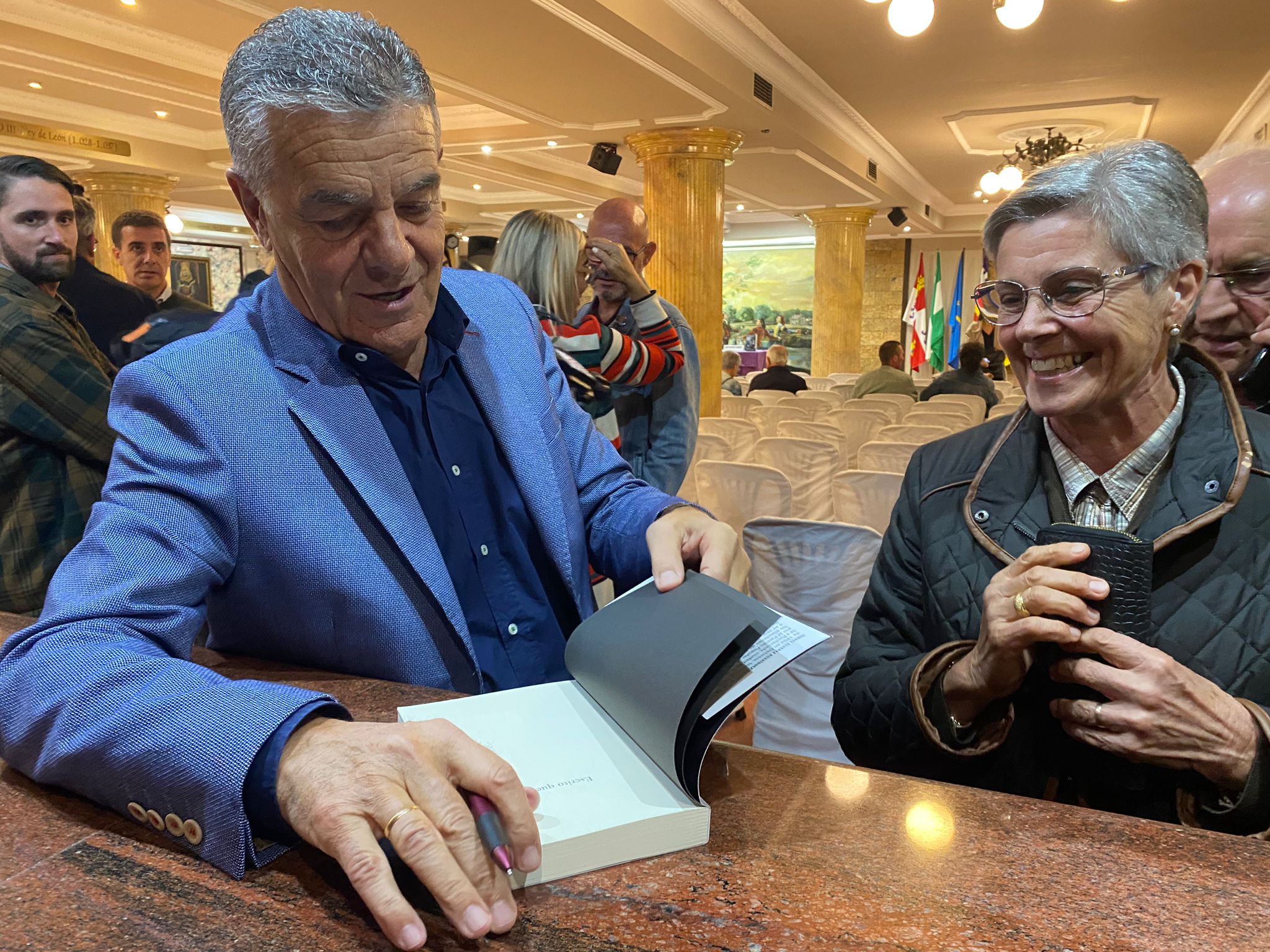 Ismael Álvarez presenta su versión sobre el 'caso Nevenka' en el libro 'Escrito queda ...